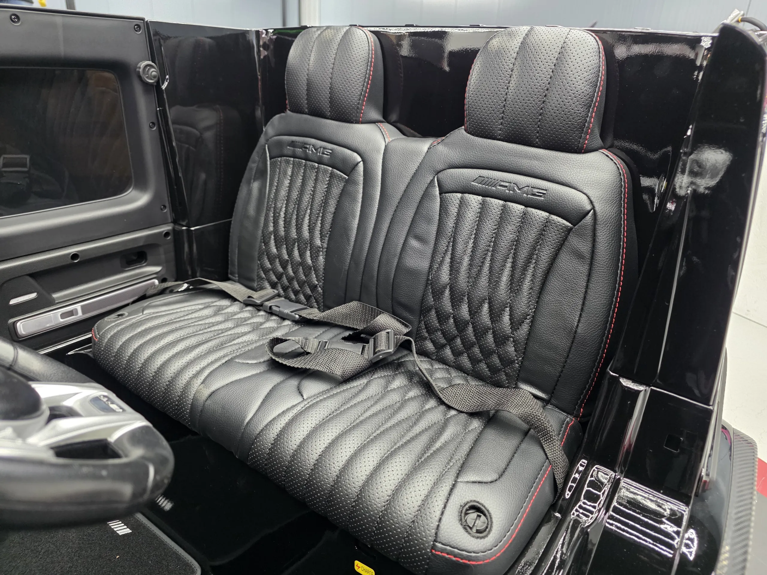 Kinderauto Mercedes G63 2 persoons AMG 24 volt - Cars4Kids