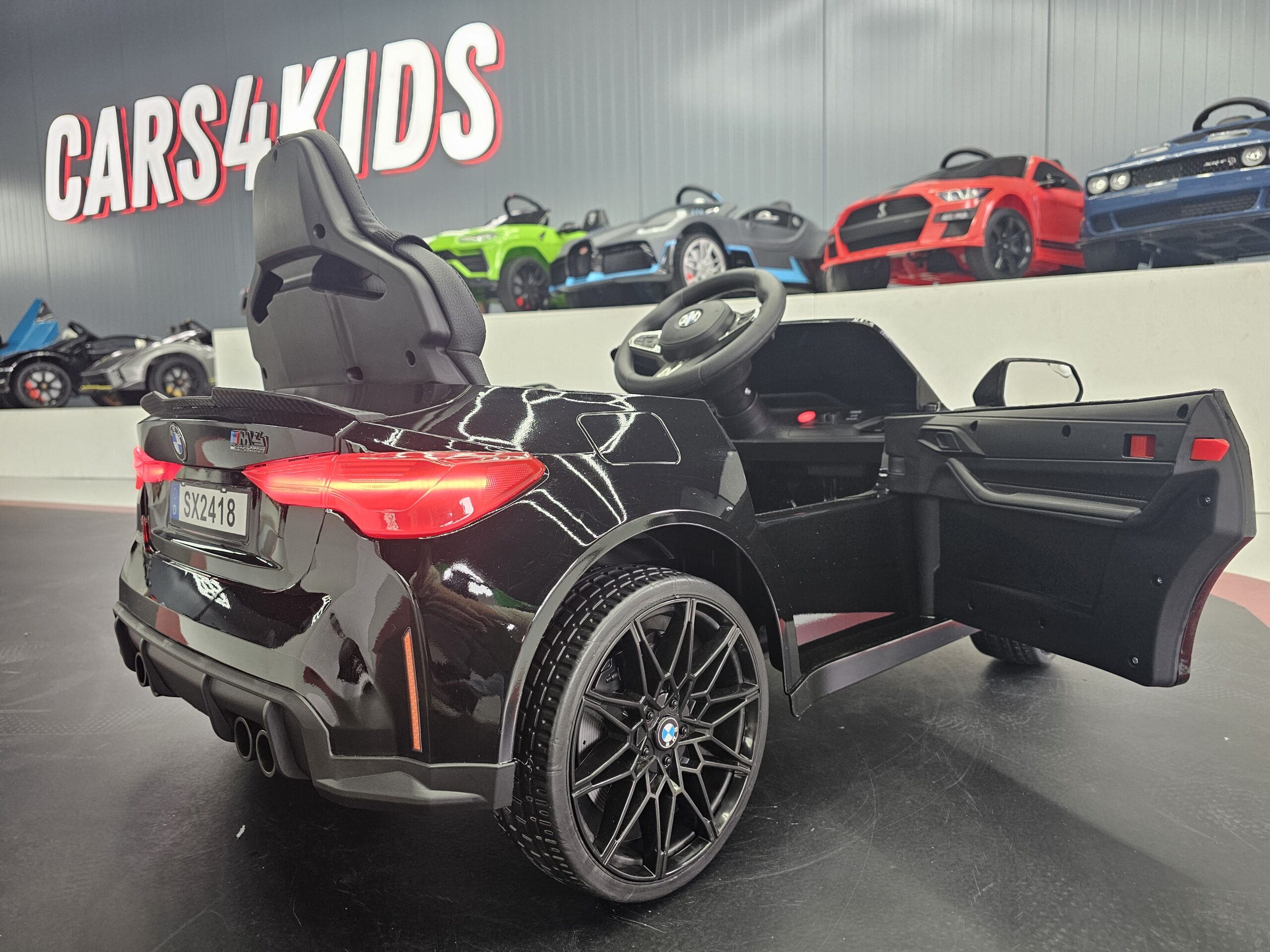 BMW M4 kinderauto 12 volt metallic zwart - Cars4Kids