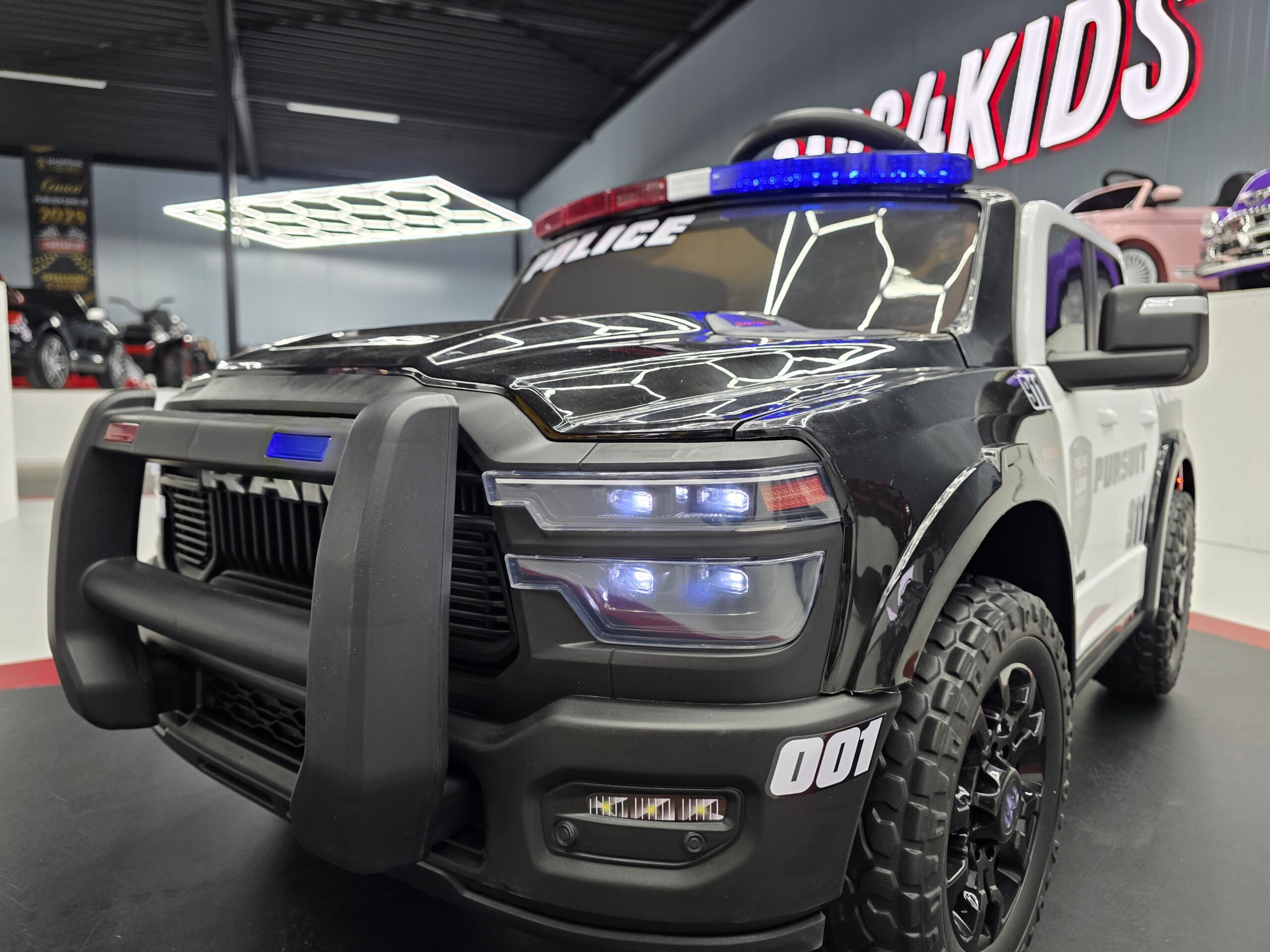 Kinderauto Dodge RAM politie 12 volt - Cars4Kids