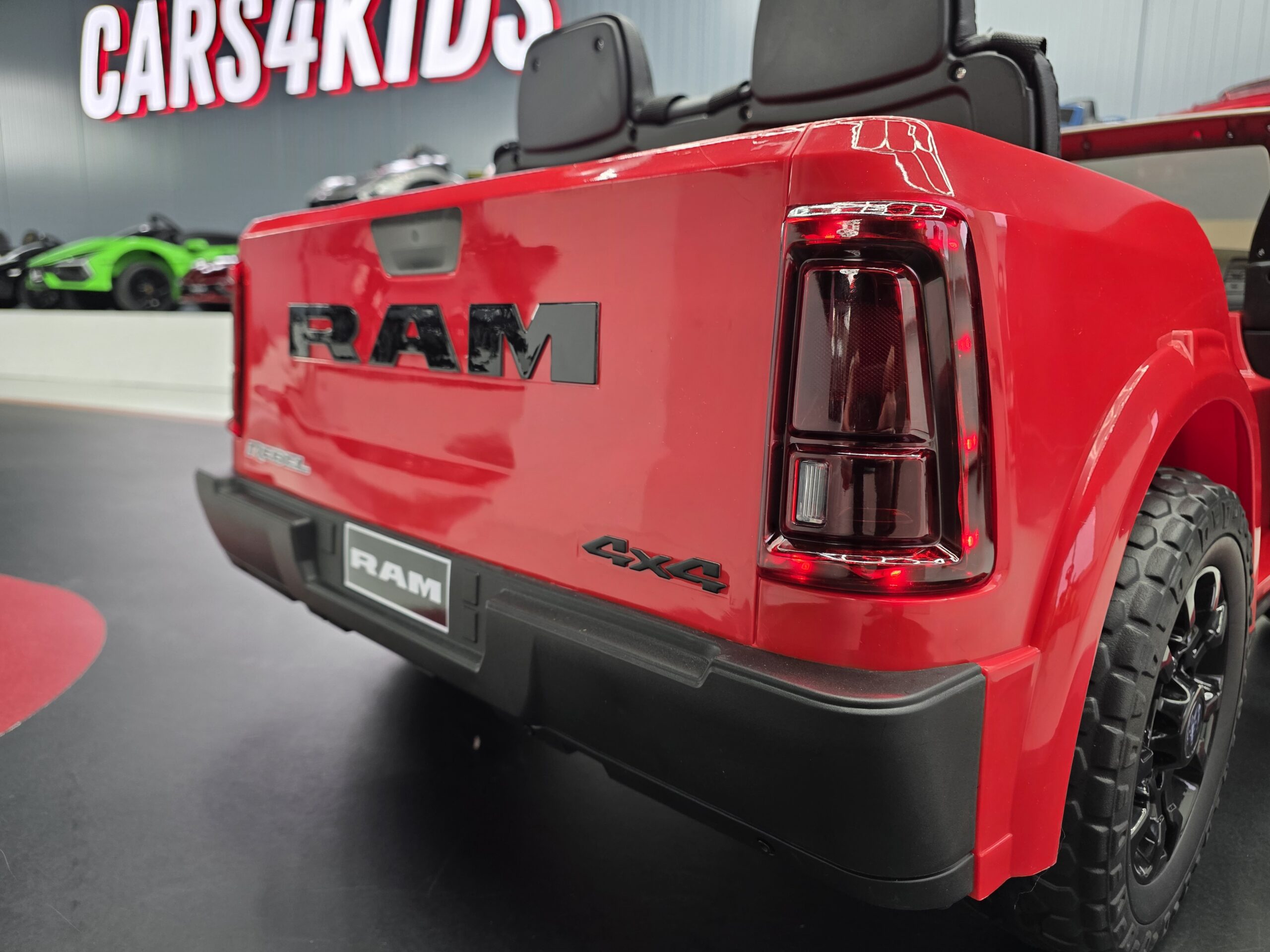 Elektrische kinderauto Dodge RAM 12 volt - Cars4Kids