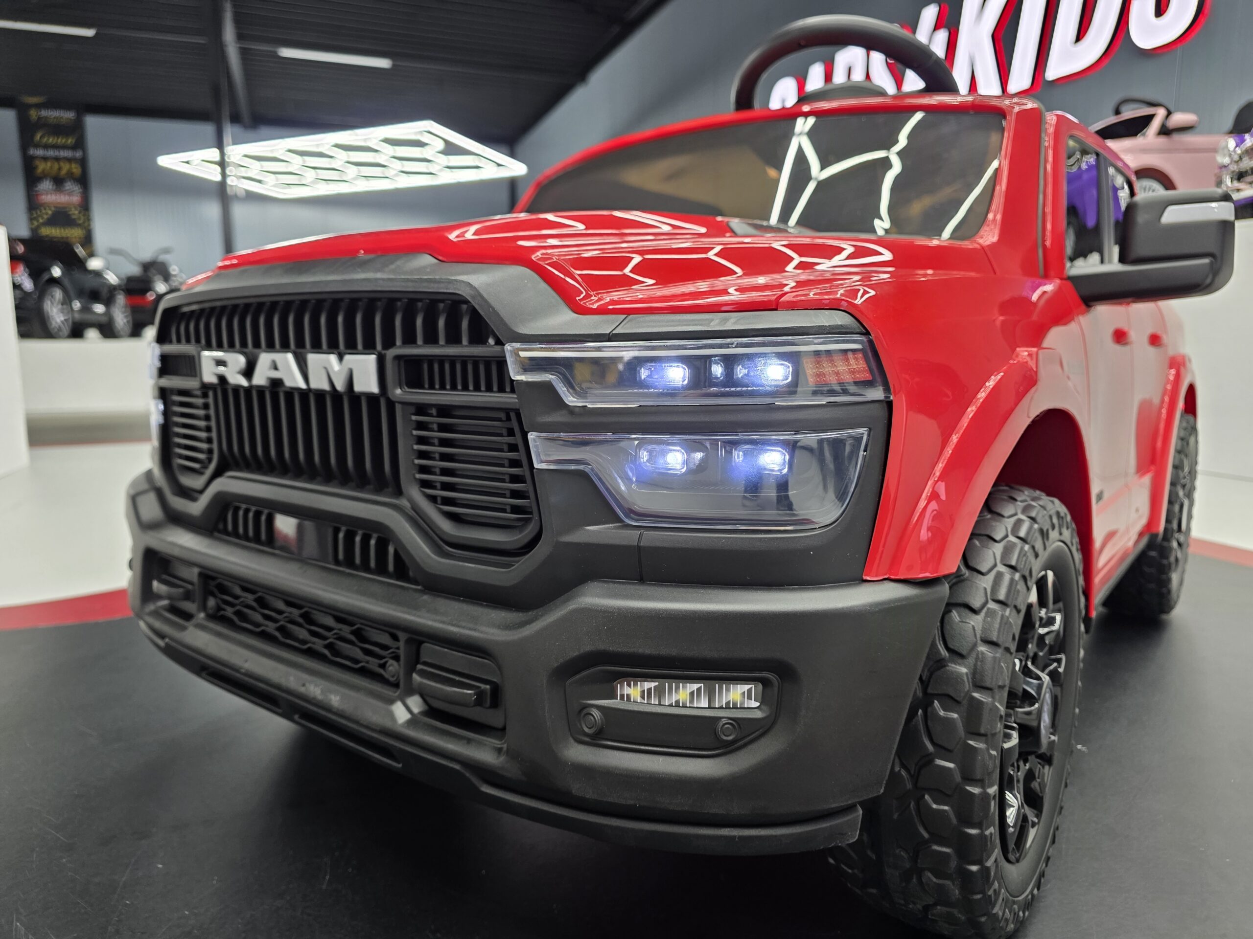 Elektrische kinderauto Dodge RAM 12 volt - Cars4Kids